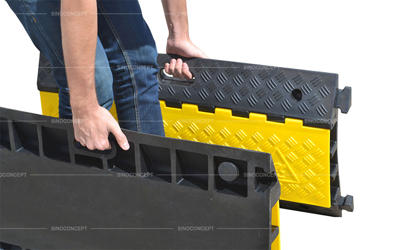 Passe-câbles extérieur, Passe-câbles industriels 3 canaux - Sino Concept